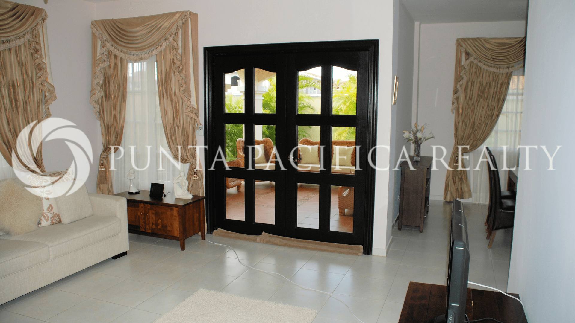 For Sale | Stunning 4-Bedroom Plus Den House In Villa Valencia –– Real ...